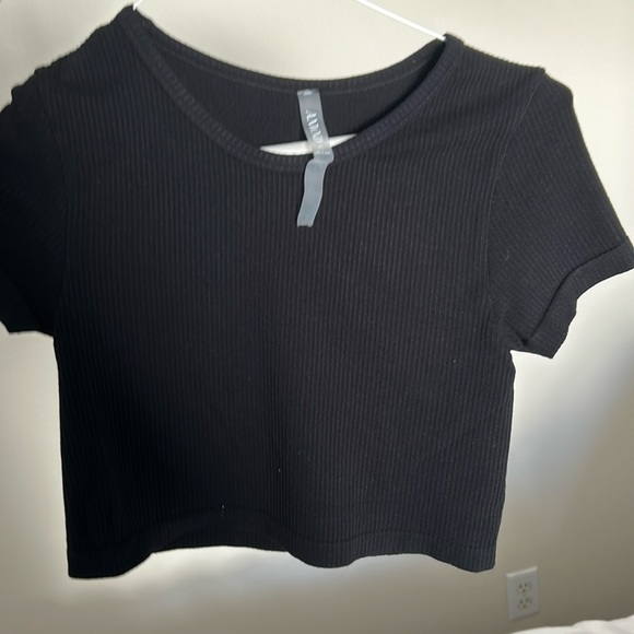 Anwnd | Tops | New Anwnd Black Crop Top | Poshmark